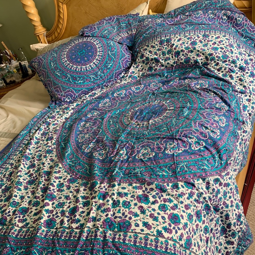 Urban Outfitters Bed Comforter And Tapestry - Gem